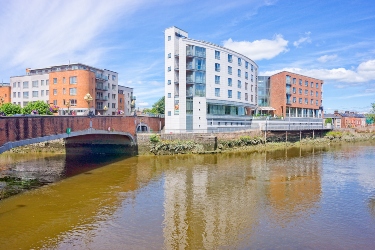 Limerick Airport Taxi & Private Transfer Service - Rydeu.com